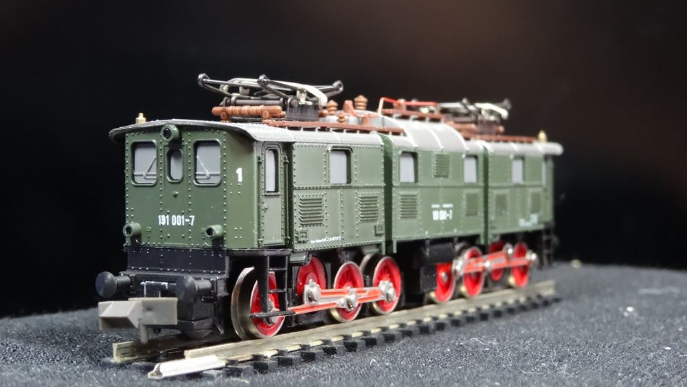 Roco 02155A, Br191, grün, DB, 191 001-7, Vitrine | Acheter sur Ricardo