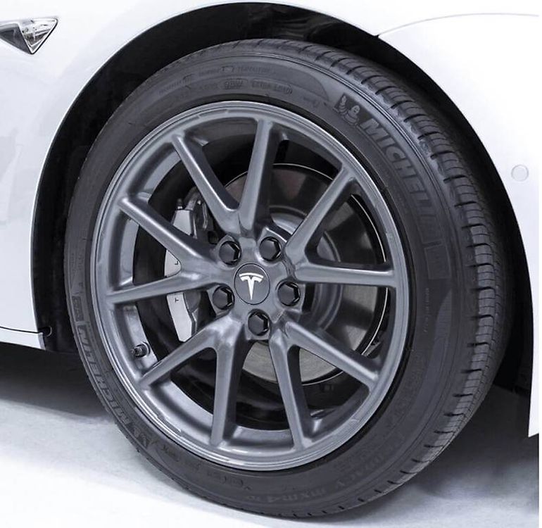 Model 3 Aero Wheel Cap Kit Tesla Original (Gebraucht) in Ibach für CHF ...