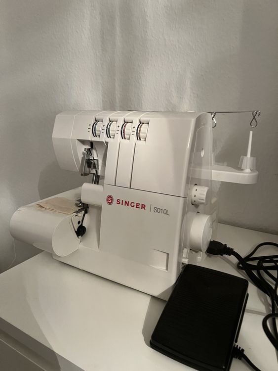 Singer Overlock Nähmaschine S010L, neuwertig (Neu (gemäss Beschreibung ...