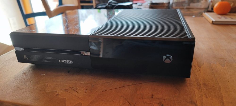 Xbox one, 2 Controller, 2 Games, 1 Heads | Kaufen auf Ricardo