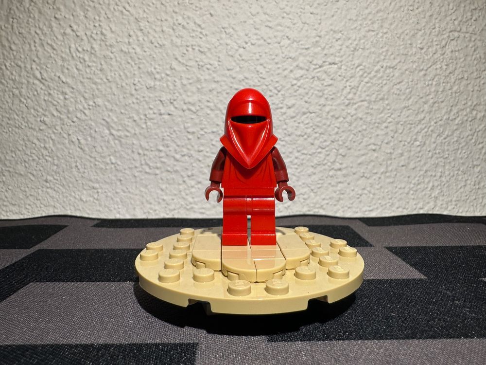 Lego Figur sw0521 Royal Guard with Dark Red ohne Cape (Gebraucht) in ...