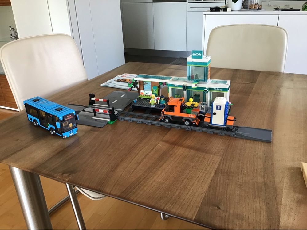 Lego 60335 Bahnhof (Neu (gemäss Beschreibung)) in Kriens für CHF 50 – mit Lieferung auf Ricardo ...