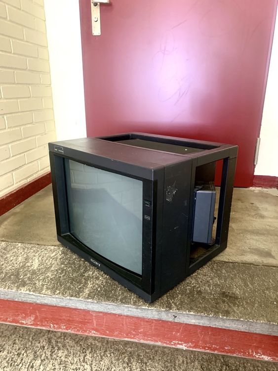 Sony Trinitron PVM-2130QM Monitor | Kaufen auf Ricardo