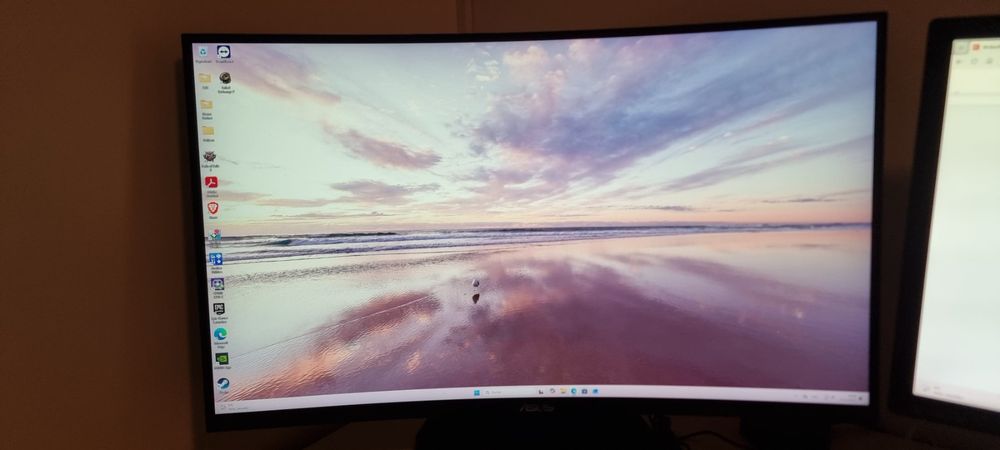 ASUS Gaming Curved Monitor 165 Hz (Gebraucht) in cham für CHF 100 – nur ...