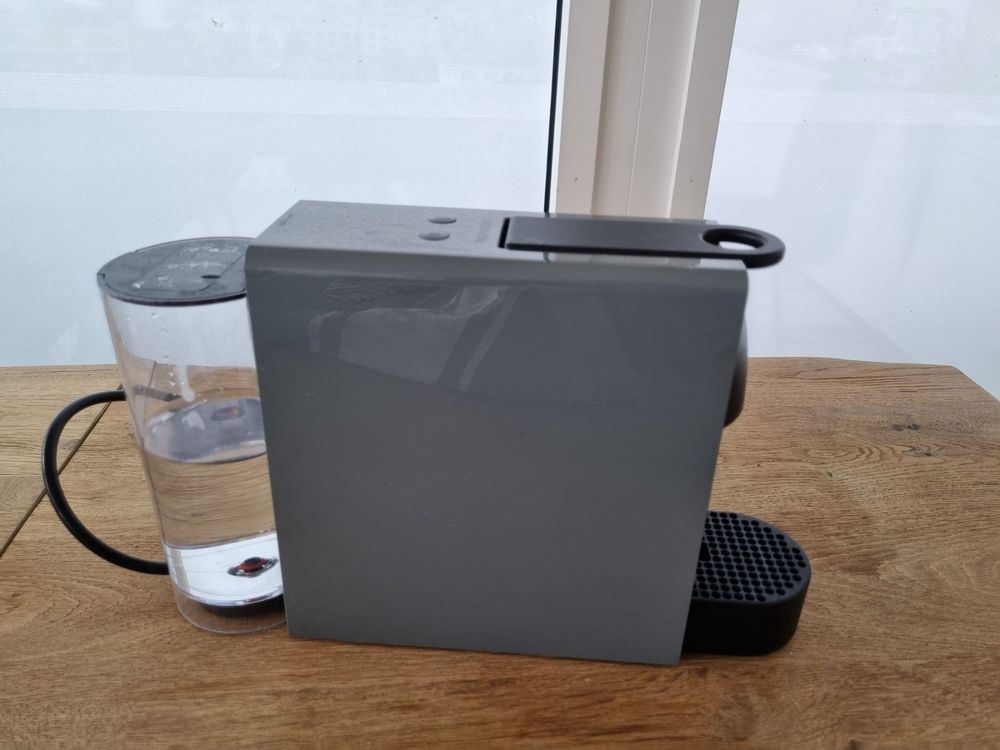 Nespresso Essenza Mini - Grey - Coffee Machine | Kaufen auf Ricardo