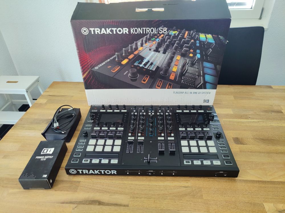 Native Instruments Traktor Kontrol S8 inkl. Software (Gebraucht) in für ...