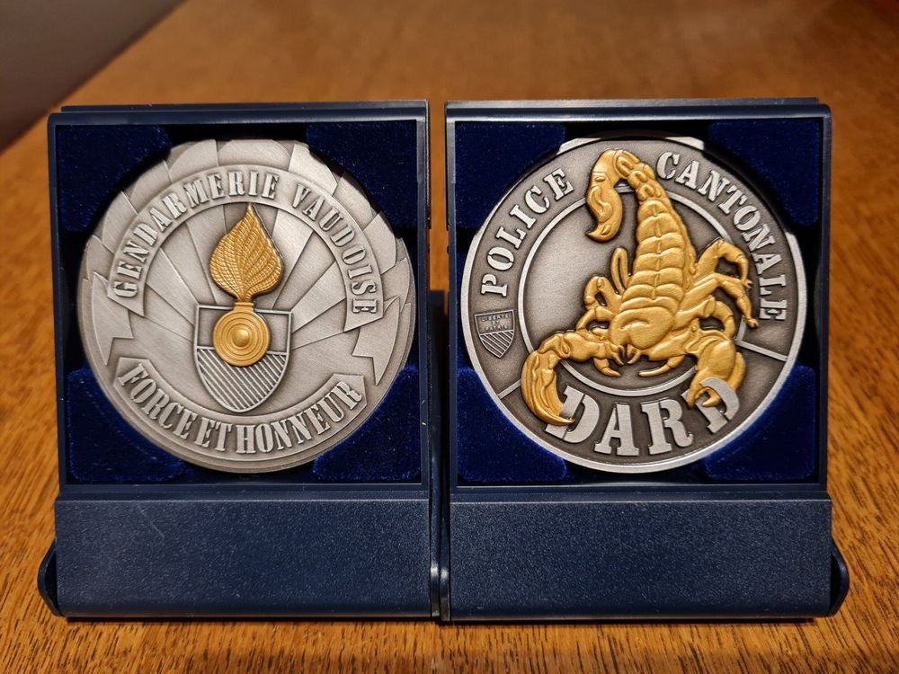 2 Medailles gendarmerie Vaudoise / Dard (Neu und originalverpackt) in ...