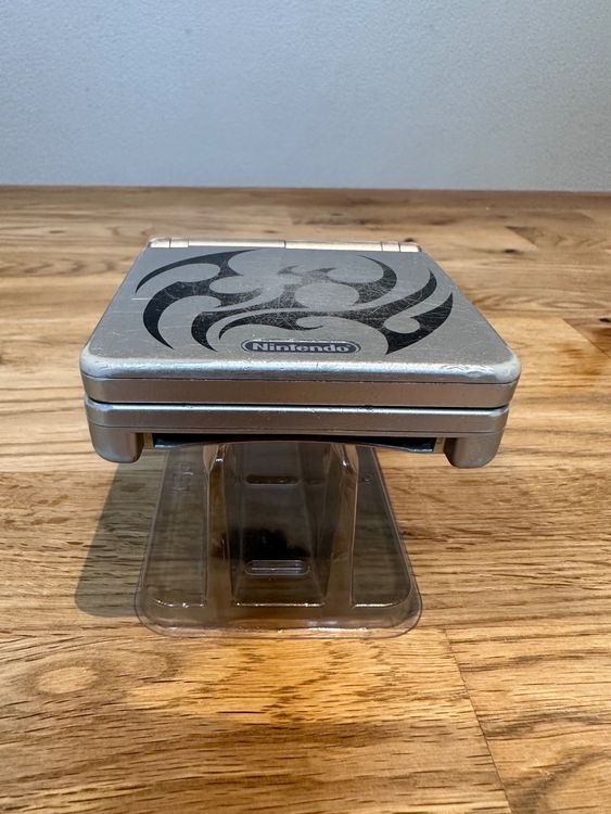 Gameboy Sp mit Tattoo:) aber dafür ohne Akku ab 1.- | Kaufen auf Ricardo