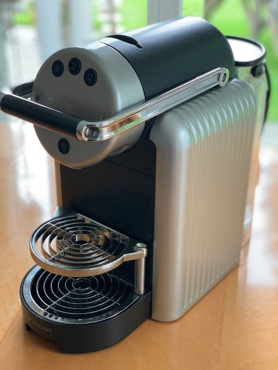 Nespresso Kaffeemaschine Zenius ZN100 | Kaufen auf Ricardo