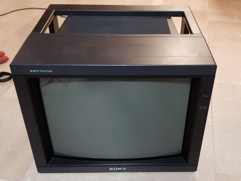 Sony PVM-2130QM RGB Trinitron Monitor | Comprare su Ricardo