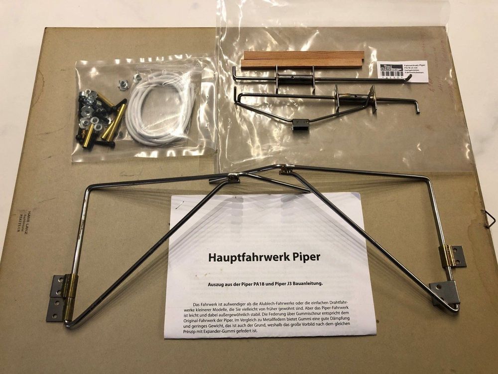 Toni Clark Piper PA18 J3 Scale Fahrwek. | Acheter sur Ricardo