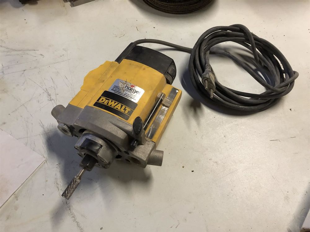 starke Dewalt Oberfräse DW615 - A119 | Kaufen auf Ricardo