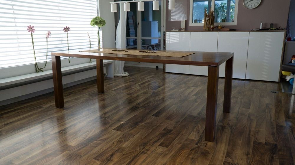 2 Tische 2.1m 0.95m und 1.3m x 0.95m | Kaufen auf Ricardo