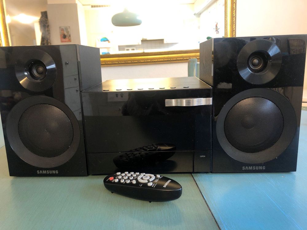 Samsung CD Radio schwarz | Kaufen auf Ricardo