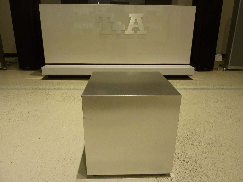 Revox Subwoofer ActiveBass 01 Superpreis | Kaufen auf Ricardo