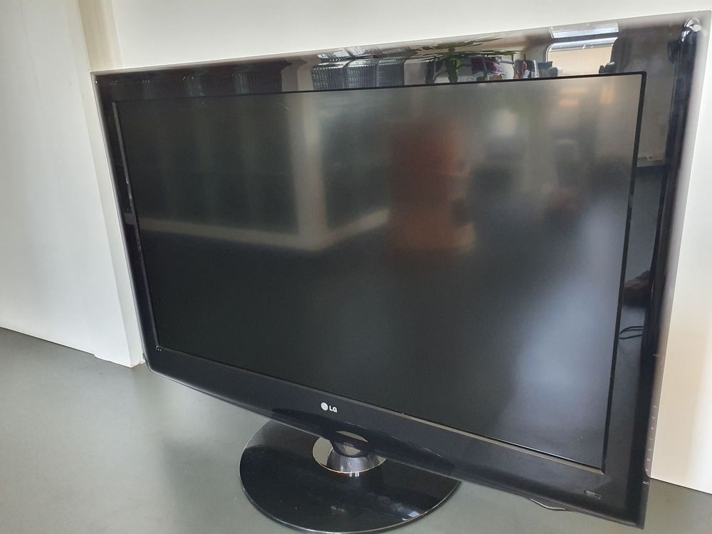 LG 47 Zoll Fernseher | Kaufen auf Ricardo