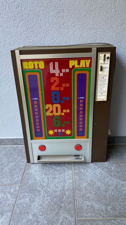 Antiker Spielautomat kaufen auf Ricardo