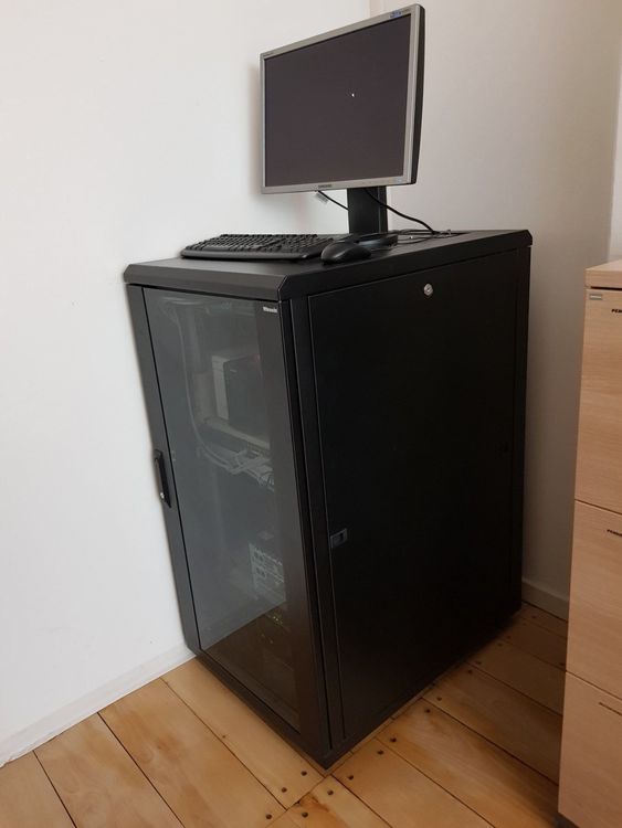Server Rack | Kaufen auf Ricardo