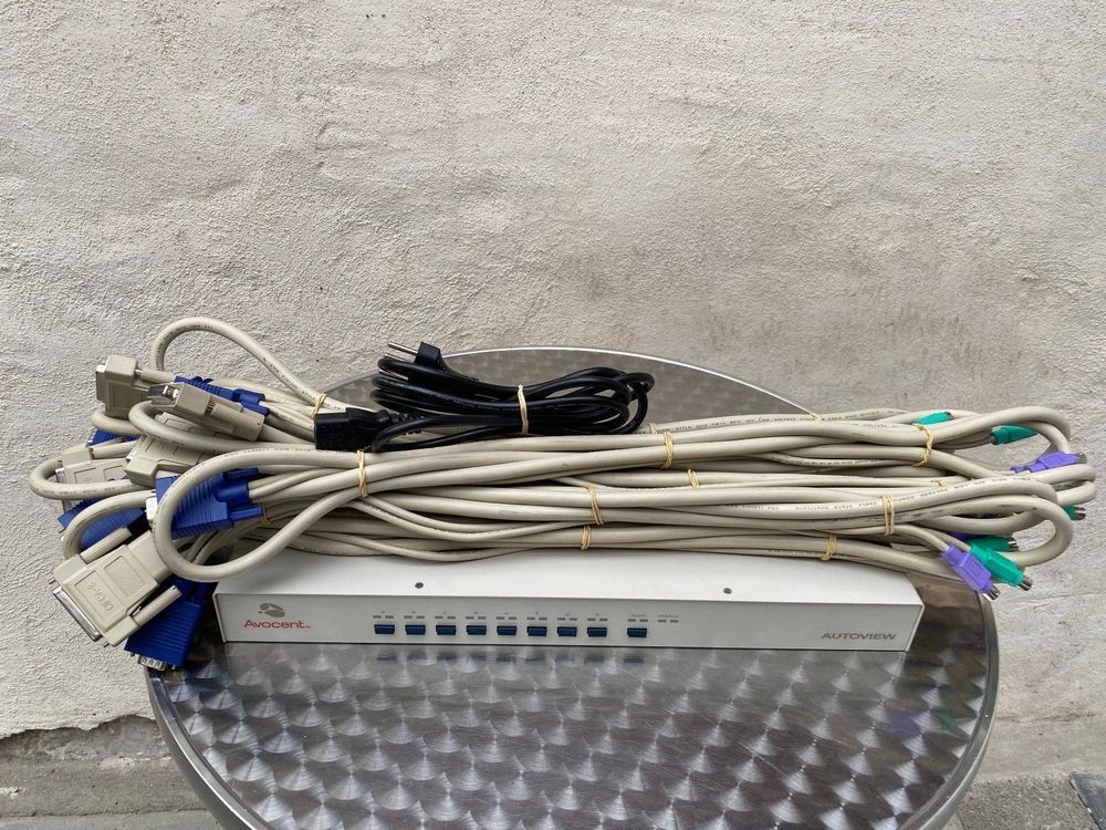 Avocent 8 Port External KVM Switch Box | Acheter sur Ricardo