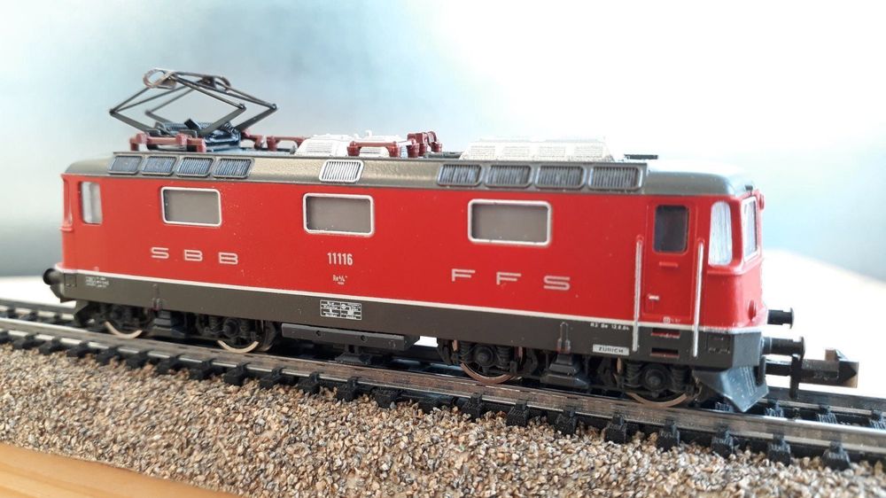 Minitrix "N" Re 4/4 II IV SBB rot 11116 | Kaufen auf Ricardo