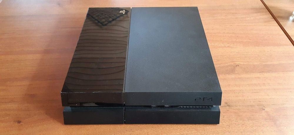 Playstation PS4 plus Game und Controller | Kaufen auf Ricardo