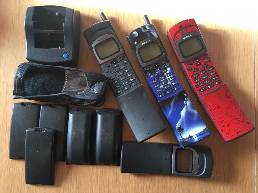Nokia 8110i Vintage-Bundle für Sammler | Kaufen auf Ricardo