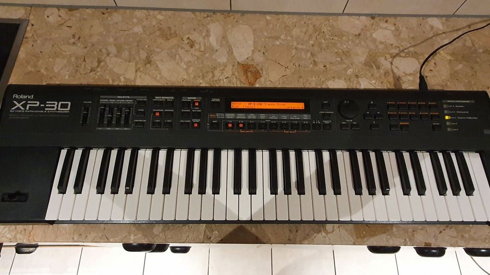 ROLAND XP-30 SYNTHESIZER | Kaufen auf Ricardo
