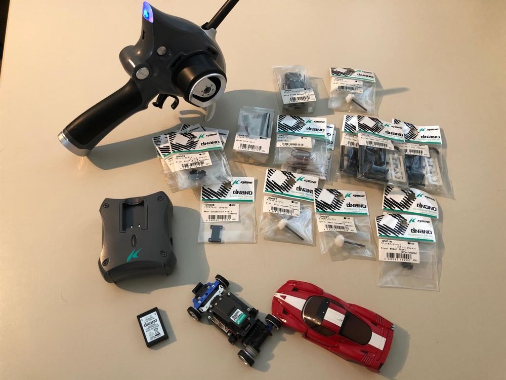 Kyosho DNANO 1:43 FERRARI mit Zubehör | Kaufen auf Ricardo