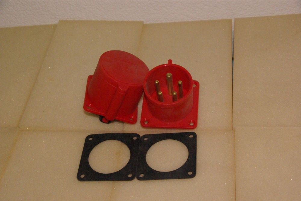 Einbau Steckdose + Einbau Stecker, rot | Kaufen auf Ricardo