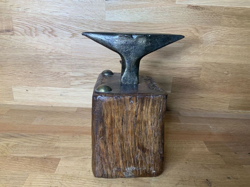 Amboss | Kaufen auf Ricardo