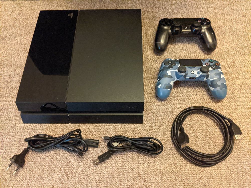 Sony PlayStation 4 + 2 Controller | Kaufen auf Ricardo