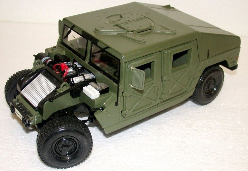 Hummer HUMVEE Military, MAISTO 1:18 | Kaufen auf Ricardo