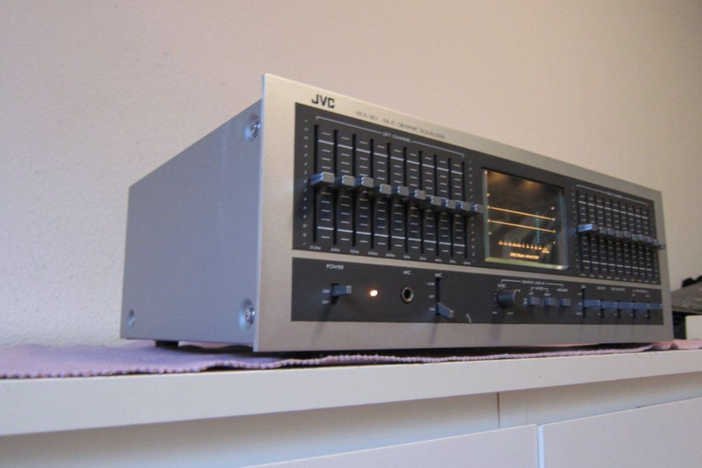 JVC SEA 80 2x 10 Band Equalizer mit Digi | Kaufen auf Ricardo