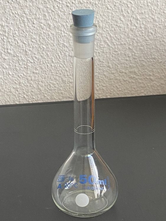 Messkolben 50ml, mit Gummi Stopfen | Kaufen auf Ricardo