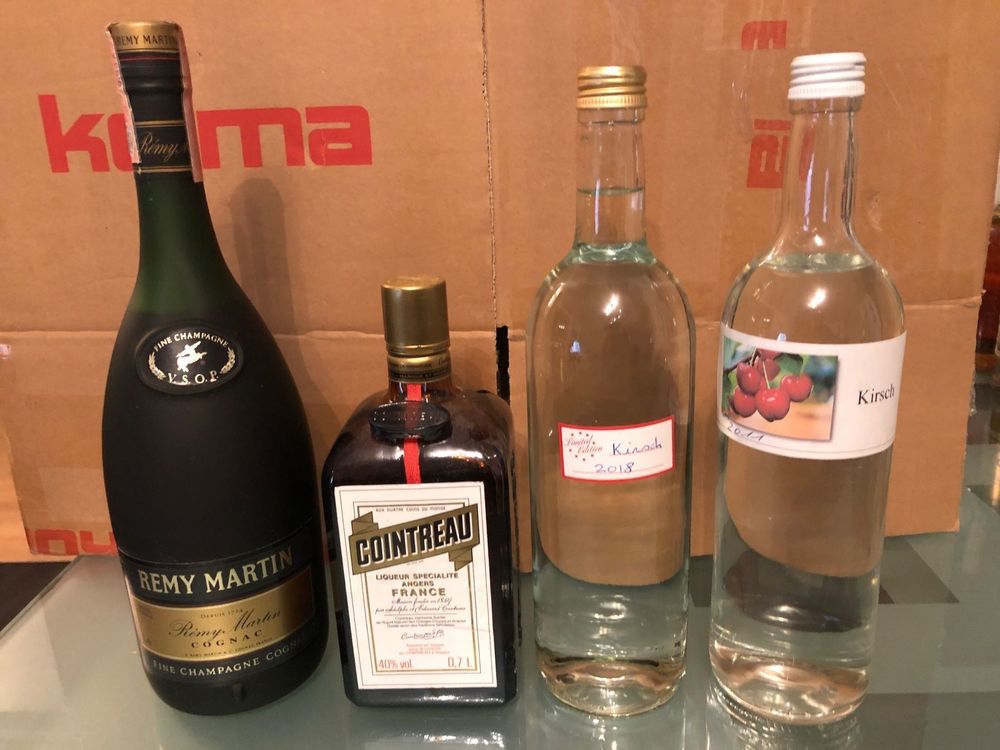 Lot de 4 bouteilles alcool fort | Kaufen auf Ricardo