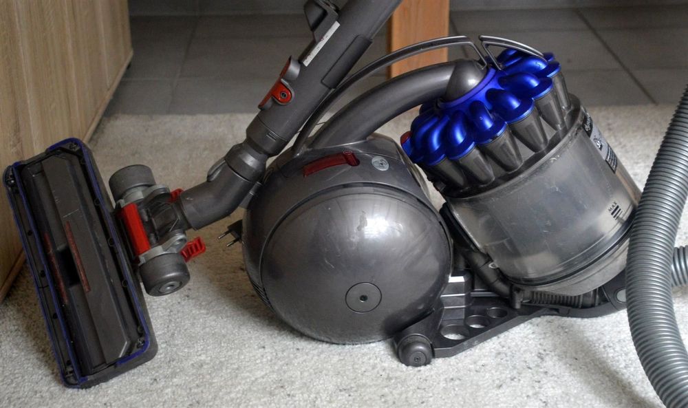 Dyson DC37 Staubsauger | Kaufen auf Ricardo