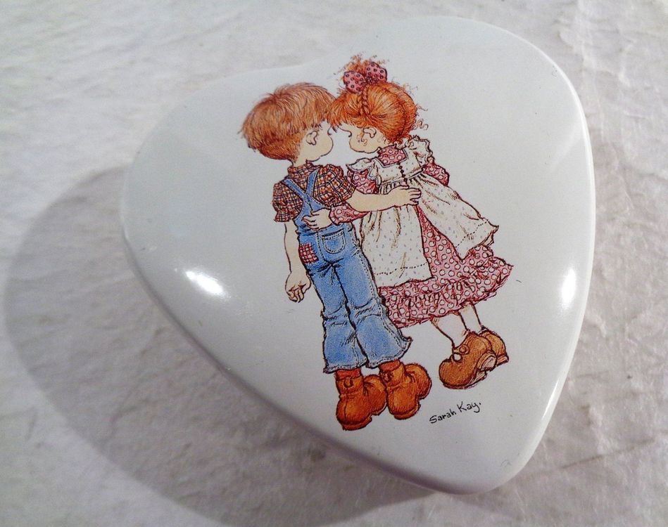 Sarah Kay - Blechdose 70er Jahre Herz | Kaufen auf Ricardo