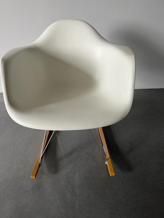 Vitra Eames Plastic Arm Rocking Chair RA | Kaufen auf Ricardo