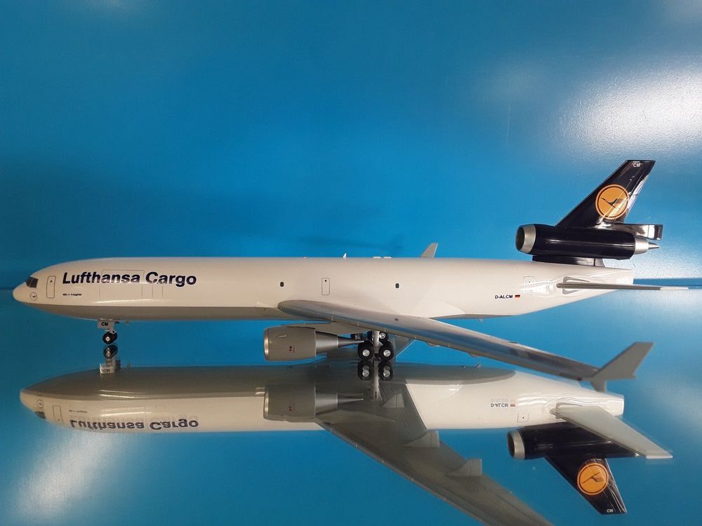 Modellflugzeug _ LUFTHANSA Boeing MD-11 Freighter _ 1:200 | Kaufen auf ...