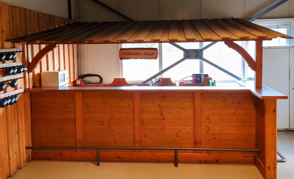 Stehbar mit Küchenteil aus Holz im Chaletstyle | Kaufen auf Ricardo