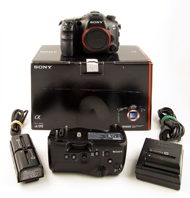 SONY Alpha 99 mit Original-Batteriegriff | Kaufen auf Ricardo