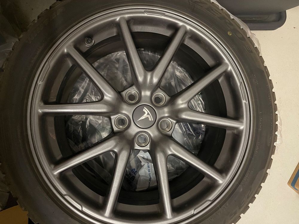 Tesla Model 3 Orig. Aero Felgen inkl Pirelli Winter Pneu 18" | Acheter ...