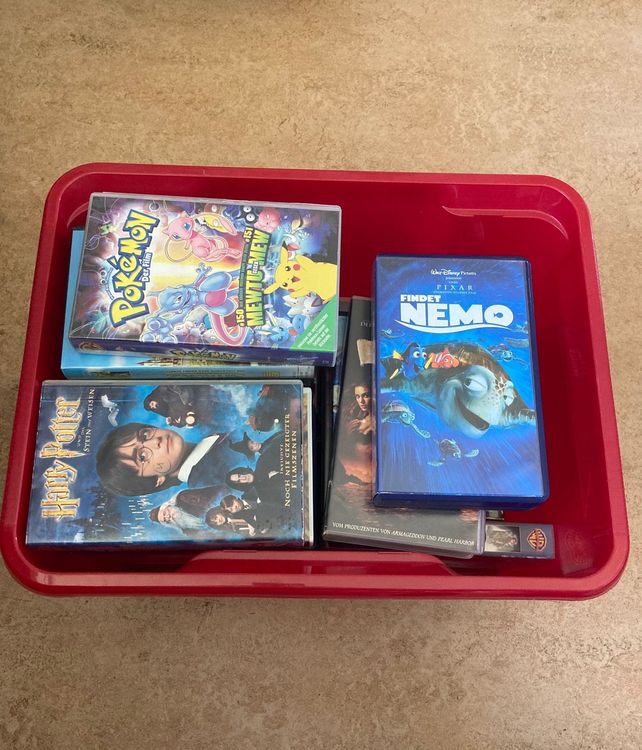 Kiste mit VHS Kasetten | Kaufen auf Ricardo