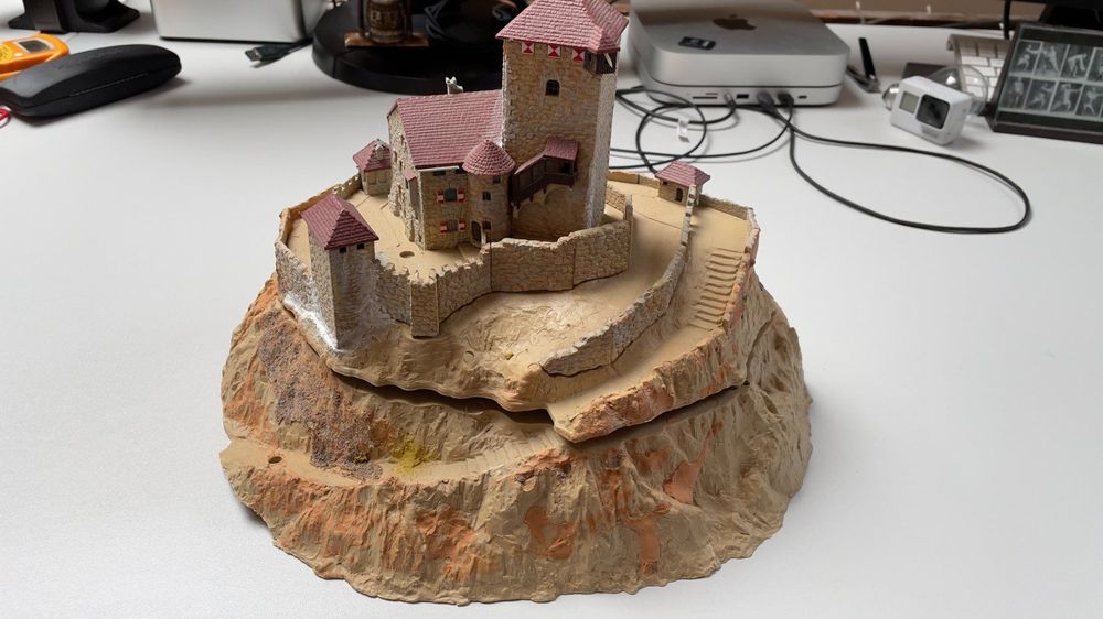 HO castle with 4 lights installed | Kaufen auf Ricardo