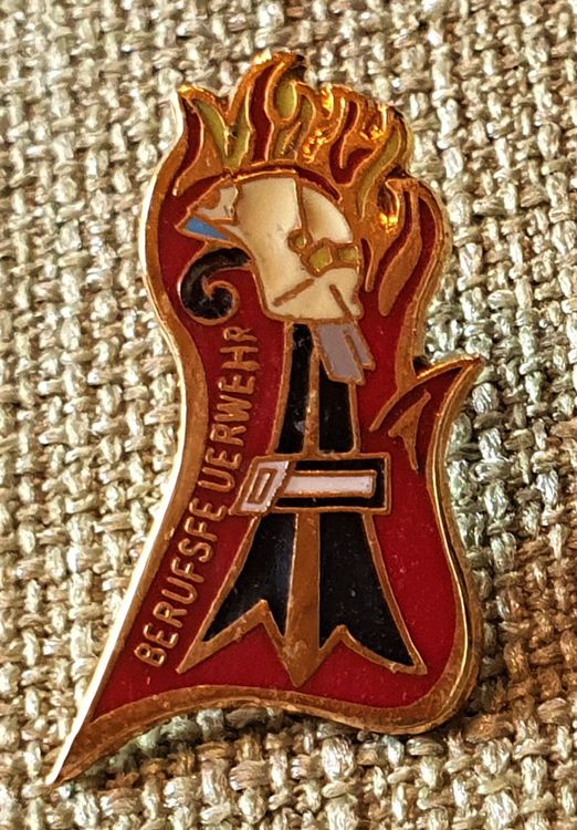 L641 - Pin Basel Basler Berufs Feuerwehr Baslerstab Feuer | Kaufen auf Ricardo