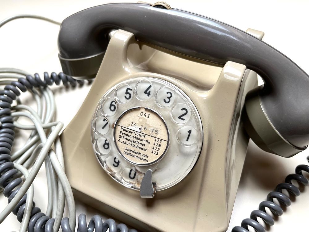 Telefon alt, mit Drehscheibe, grau | Kaufen auf Ricardo