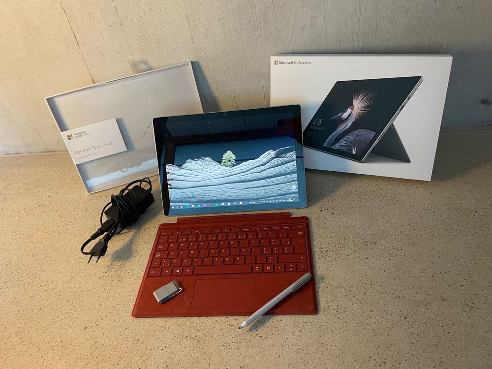 Microsoft Surface Pro 5th Gen + Zubehör | Kaufen auf Ricardo