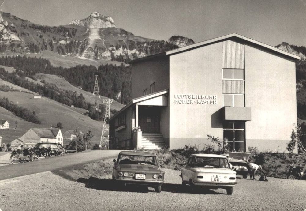 Brülisau, Talstation der Luftseilbahn mit Kasten, alte Auto | Kaufen ...