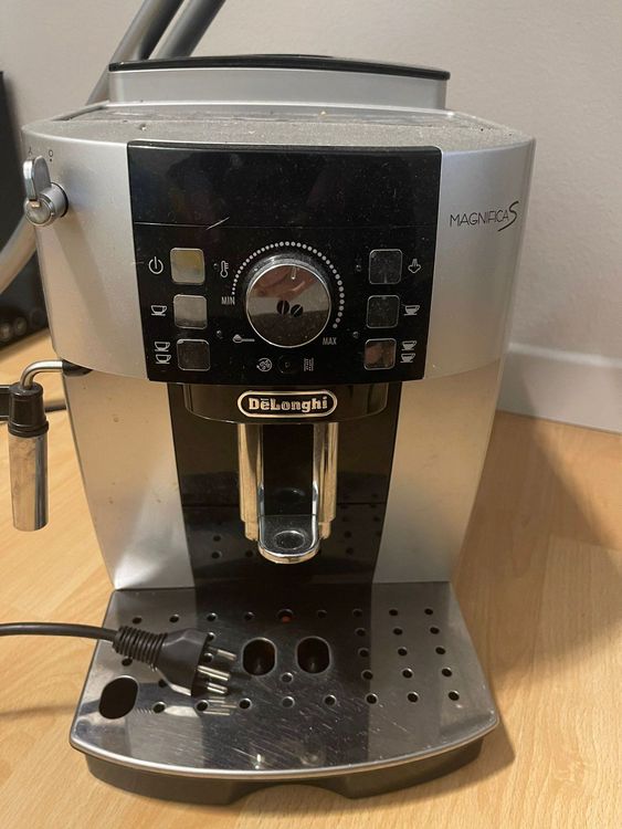 Macchina da caffè Delonghi Magnifica S | Kaufen auf Ricardo