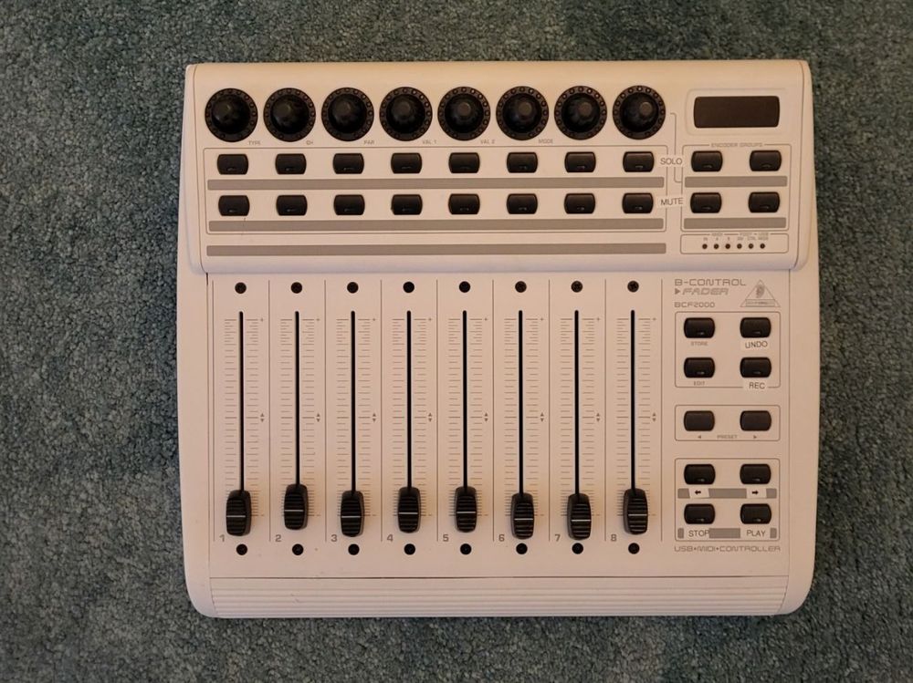 Behringer BCF2000 - USB/MIDI Controller mit 8 Motorfadern | Kaufen auf ...